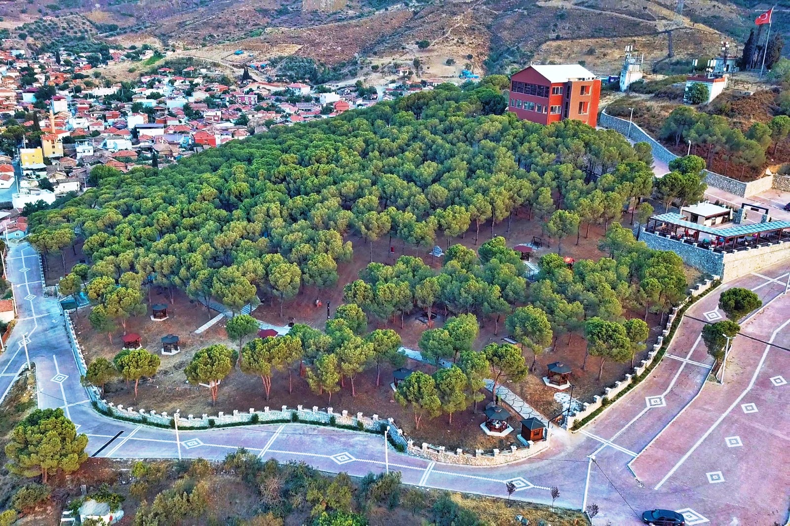 KINIK'A BİR PROJE DAHA DELEZ YAŞAM VADİSİ SOSYAL TESİSLERİ AÇILDI ...